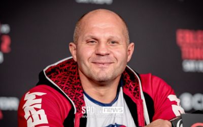 야속한 세월…표도르 은퇴전에서 1R TKO패 : ZUM 뉴스