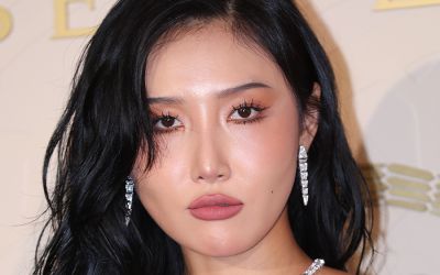 화사, '12살 연상 사업가' 열애설 이틀 만에 "사생활"[공식입장] : ZUM 뉴스