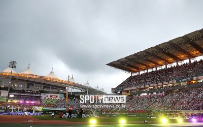 ‘흥행 대박’ KBO 700만 관중 달성 임박…최다 관중 기록 돌파도 유력 : ZUM 뉴스