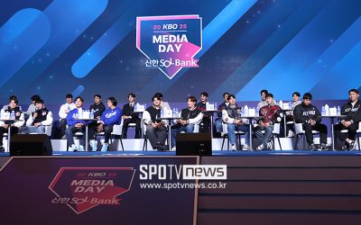 [포토S] KBO 미디어데이 열려 : ZUM 뉴스