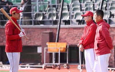 이정후 패기에 웃은 김강민 "젊다고 말할 수 있는 나이는 부럽다" [KS1] : ZUM 뉴스