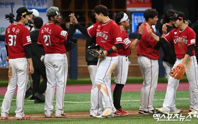 SSG '3차전을 잡았어'[포토] : ZUM 뉴스