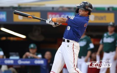 누가 독수리 가을야구 포기했대? '바리아 5승+홈런 4방' 한화 위닝 확보, 5위 SSG 3.5G 차 추격 [문학:스코어] : ZUM 뉴스