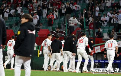 '공엔증' 극복 못 했다, 원투펀치 다 썼는데도 2연패…SSG, 5강에서 더 멀어진다 [인천 현장] : ZUM 뉴스