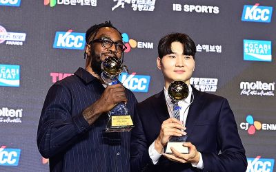 자밀 워니-안영준 '우리가 KBL 최고의 별들'[포토] : ZUM 뉴스