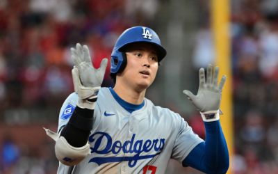 MLB 역대 6번째 40홈런·40도루 눈앞···오타니, 38홈런·37도루 : ZUM 뉴스