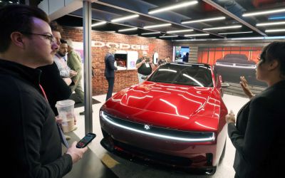 [CES2023 포토]닷지, 강렬한 레드 : ZUM 뉴스