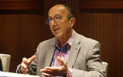 [人사이트] 마이크 핵 UDC 부사장 “청색인광 상용화 임박…고객사와 양산용 성능 조율 중” : ZUM 뉴스