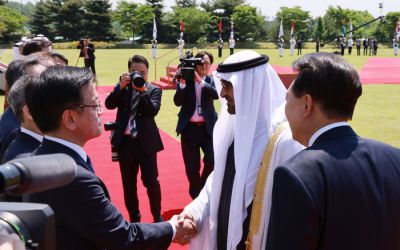 기재부·UAE 무바달라, 투자협력 MOU 체결 : ZUM 뉴스