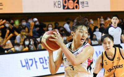 [WKBL] '정예림 펄펄' 하나원큐, KB스타즈에 역전승...개막 9경기 만에 첫 승 : ZUM 뉴스