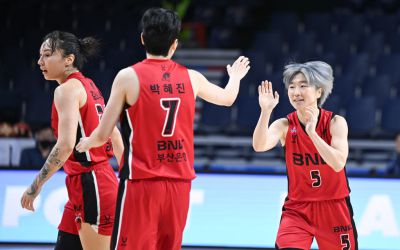 [WKBL] 박혜진·안혜지·김소니아 '만점 시너지'…BNK썸, 삼성생명 제압 : ZUM 뉴스