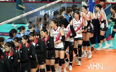 [mhn포토] 정관장, IBK 상대로 3-2 승리 서로 인사 : ZUM 뉴스