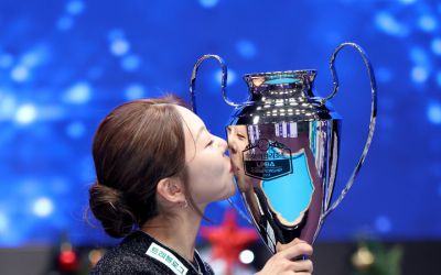 최초 5연속, 최초 30연승, 최초 5억...'LPBA 메시' 김가영, 2024년을 부쉈다 : ZUM 뉴스