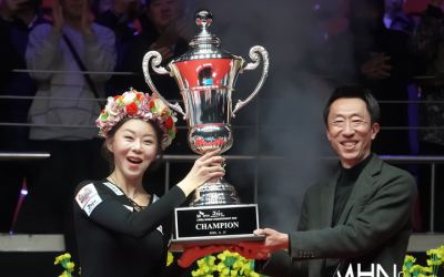 [mhn포토] 김가영, SK렌터카 월드 챔피언 우승 순회배 번쩍 : ZUM 뉴스