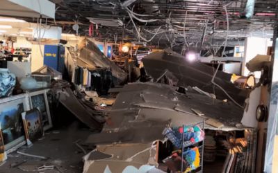 1분만에 와르르 "죽을힘 다해 뛰었다"..제주 쇼핑몰 천장 '붕괴' : ZUM 뉴스