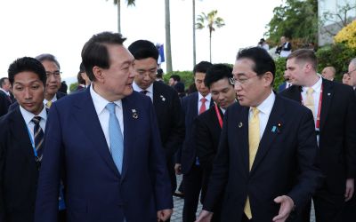 의지 갖고 만나는 한일 정상, 12일 오염수 얘기한다 : ZUM 뉴스