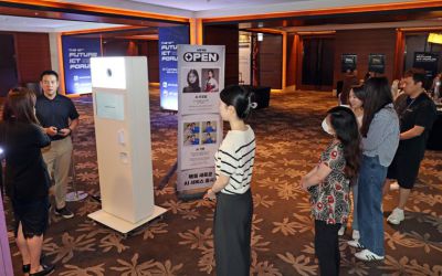 AI사진관 부스 북적..."AI가 대세 실감" [제15회 ICT 포럼] : ZUM 뉴스