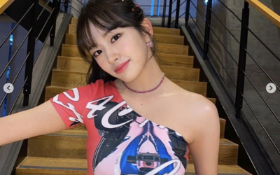 아이브 안유진, 172cm의 압도적인 다리 길이 공개··· 성숙美가 보이는 이제 갓 20살 : ZUM 뉴스