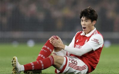 '연봉 94억' 일본 최고 센터백 몰락, EPL 빅클럽 커리어 사실상 종료..."2번째 무릎 수술, 장기 결장"→시즌 아웃 대위기 : ZUM 뉴스