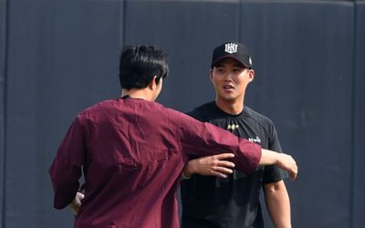 배정대, 우측 척골 골절 ‘6~8주 회복’…조용호, kt이적 후 첫 1군 콜업 : ZUM 뉴스