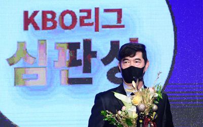 나광남 KBO 심판위원, 역대 최초 3,000경기 출장까지 한 경기 남았다 : ZUM 뉴스