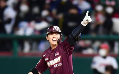 대타로 나서 홈런에 결승타까지…다 보여준 전병우, KS 1차전 MVP로 선정 [KS1] : ZUM 뉴스