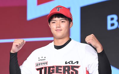 KIA, 1R서 ‘노히트노런’ 김태형 지명 ‘타이거즈 찐팬소년’ 집으로 돌아왔다 [신인드래프트] : ZUM 뉴스