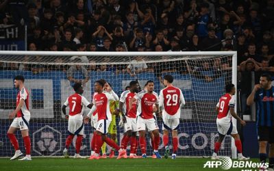 ‘라야 PK + 슈퍼 세이브가 살렸다’ 외데고르 공백 느낀 아스널, 아탈란타 전방 압박에 고전…UCL 1차전 0-0 무 : ZUM 뉴스