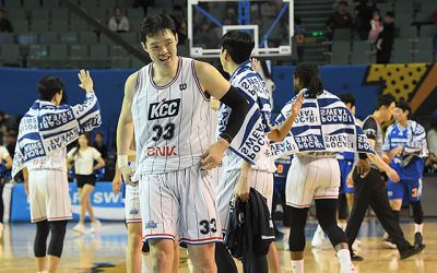 KCC ‘삼성에 78-61 승리’ [MK포토] : ZUM 뉴스