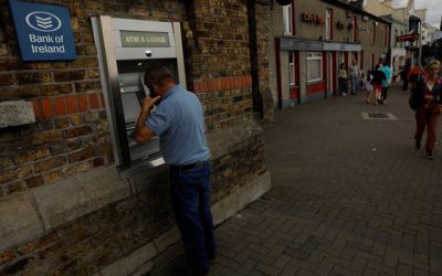 "빈 통장 넣어도 150만원"…소문난 ATM 앞 대기줄 늘어섰다 : ZUM 뉴스