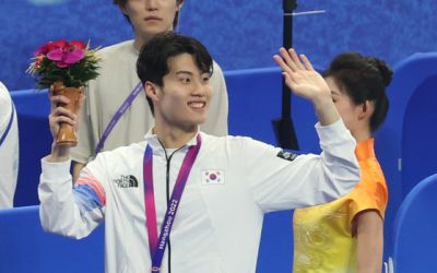 '100m 동메달' 황선우, "기쁘지만 기록 아쉬워…다음 경기서 만회하겠다" : ZUM 뉴스