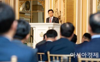 "적나라하게 얘기해보자" 한자리 모인 제약·바이오 CEO : ZUM 뉴스