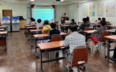 BNK경남은행, “어르신, ATM 사용법 알려드릴게요!” : ZUM 뉴스