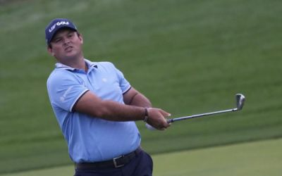 ‘LIV파’ 리드 4언더파 vs ‘PGA파’ 매킬로이 2언더파 : ZUM 뉴스