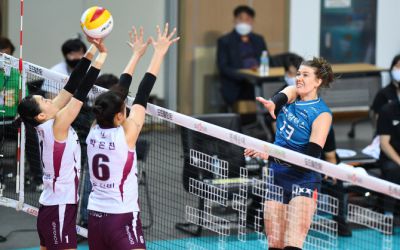 '러츠 32점' GS칼텍스, KGC인삼공사 제압...연승 마감 후 재도약 : ZUM 뉴스