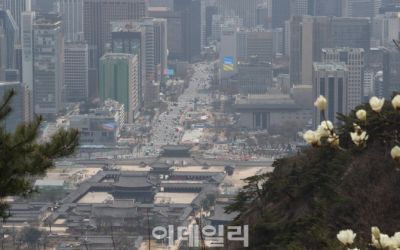 [포토]북악산 전면 개방, 광화문 광장 일대 : ZUM 뉴스