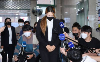 ‘오구 플레이’ 윤이나, KGA 대회 3년 출전 정지서 1년 6개월로 감경 : ZUM 뉴스