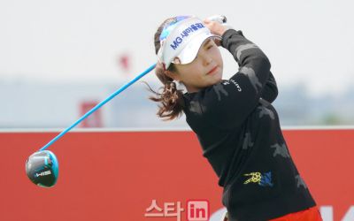 '컷 통과 쯤이야' 송가은, JLPGA 데뷔전 본선진출..안신애는 공동 81위 : ZUM 뉴스