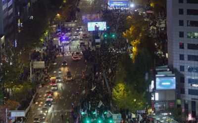 주말 대규모 집회로 교통 혼잡…“대중교통 이용 권고” : ZUM 뉴스