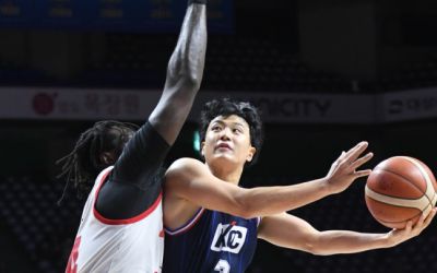 ‘봄 농구 향한 의지’ KCC, 선두 SK 11연승 저지 : ZUM 뉴스