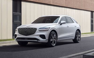 방패 그릴 다듬고, 넓은 디스플레이... 제네시스 GV70의 변신 : ZUM 뉴스