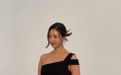 김사랑, 가슴팍까지 내린 노출..173cm·49kg 농염한 어른 섹시 : ZUM 뉴스