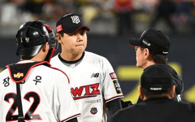 KT 마법의 계투책, KIA 이의리 투입 실패...차이는 이것이었다 [WC1] : ZUM 뉴스