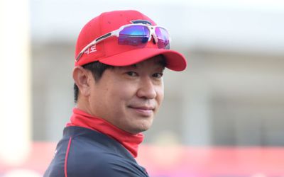 "후회없이 하자" 김종국 감독의 첫 가을야구, 놀린 흔들리면 바로 파노니 투입 [WC1] : ZUM 뉴스