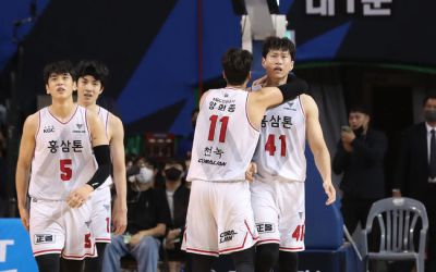 '오세근 3.4초 역전골' KGC, 삼성에 짜릿한 1점차 승리 '개막 4연승' : ZUM 뉴스