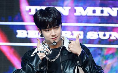 [사진]TFN 건우, '엄지척' : ZUM 뉴스