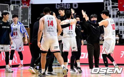 [사진]양희종 4쿼터 3점슛에 환호하는 KGC : ZUM 뉴스