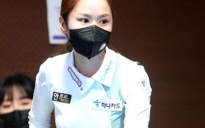 '4전5기' 김진아, LPBA 첫 8강 진출.. 김가영과 4강행 다툼 : ZUM 뉴스