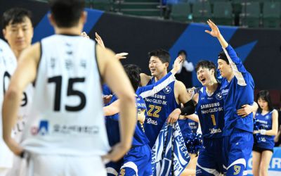 삼성, KT 잡고 지옥의 13연패 늪서 탈출...KGC는 캐롯 원정서 대승 : ZUM 뉴스