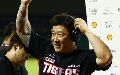 "꿈도 꾸지 못한 시절이 있었는데…" KBO 최초 1500타점 대기록, 최형우 감격 : ZUM 뉴스